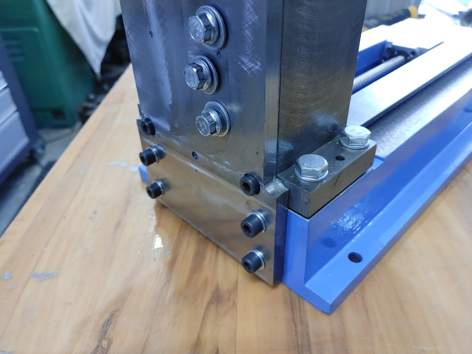 Mini Mill CNC Conversion: Epoxy Granite Base and Column Assembly - In ...