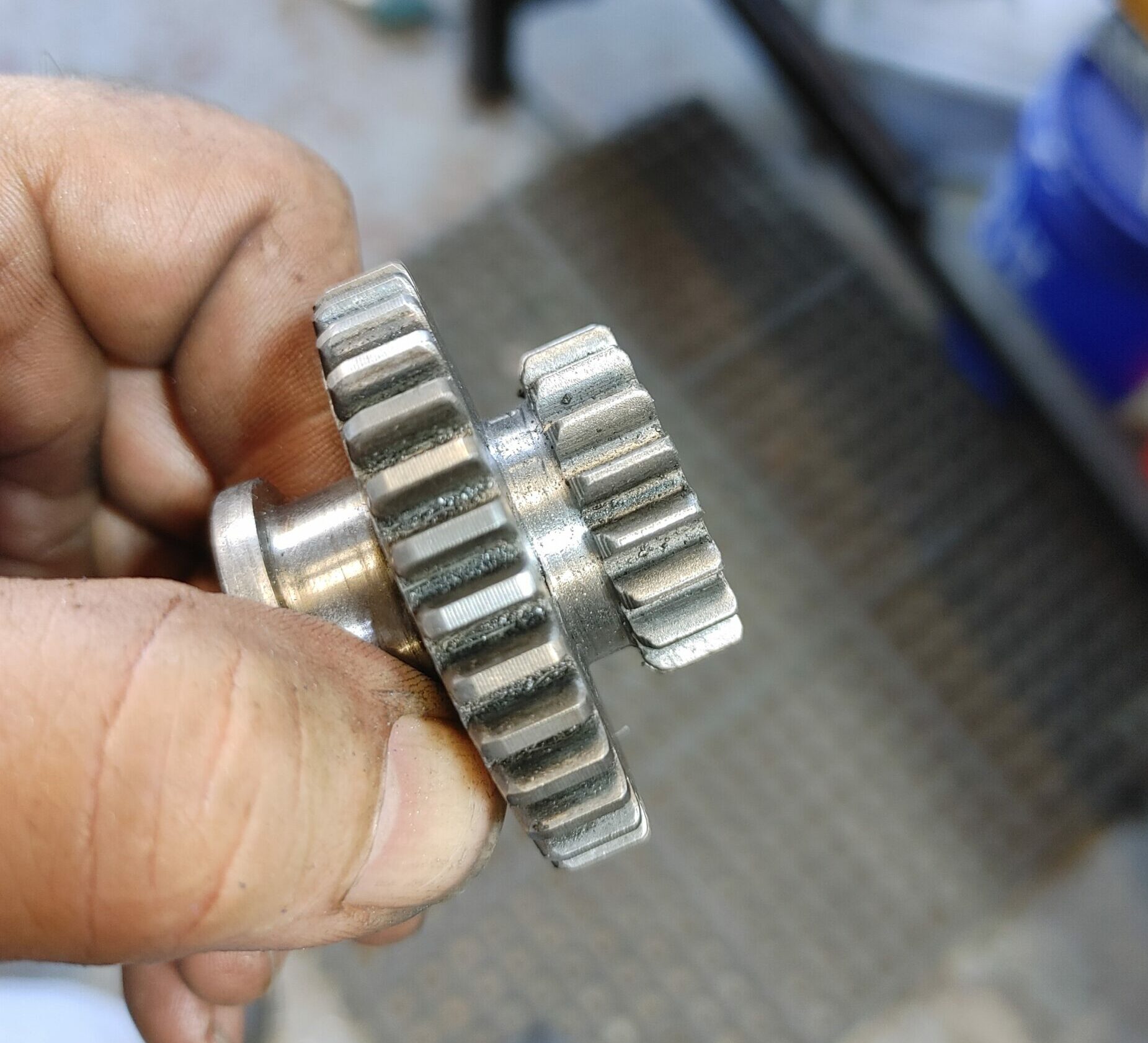 Repairing Kearney & Trecker stripped feed gear - In Search of Lost Zeros